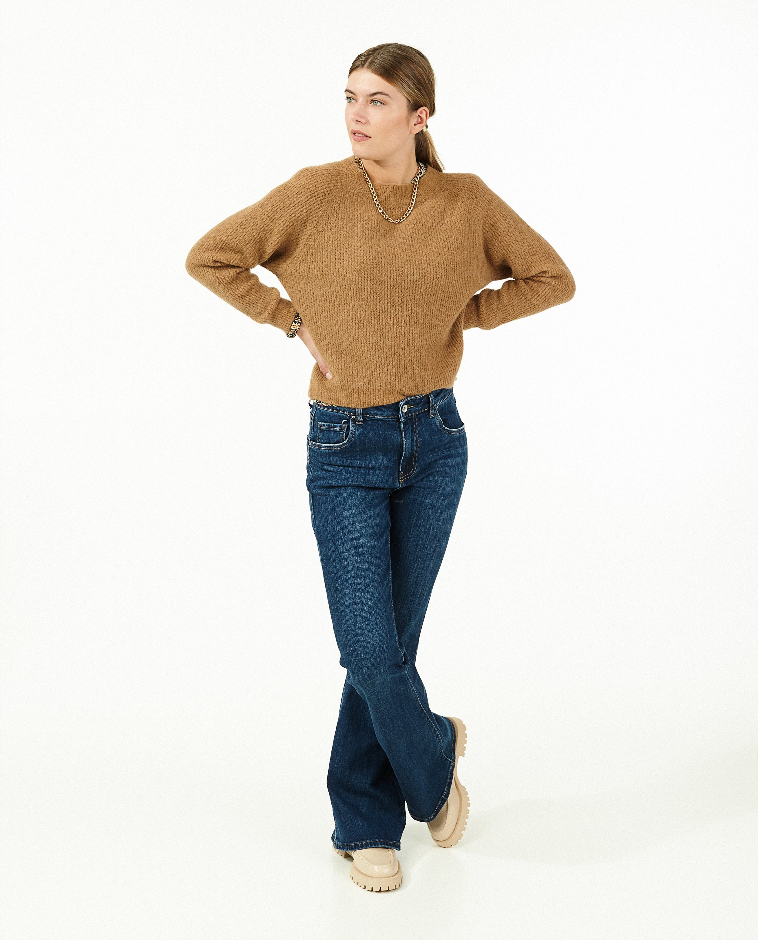 Bruine trui van fijne brei