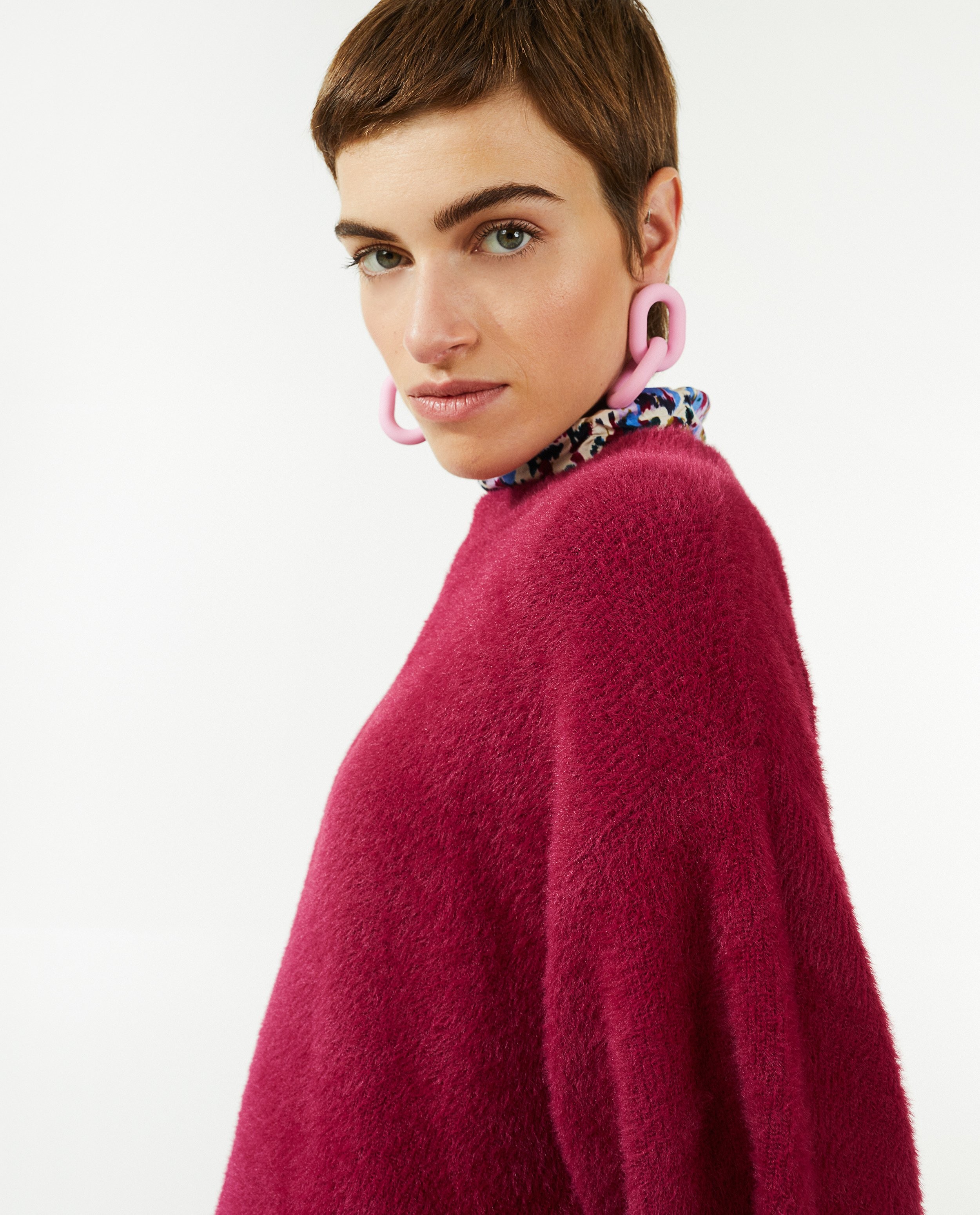 Rode trui van harige brei