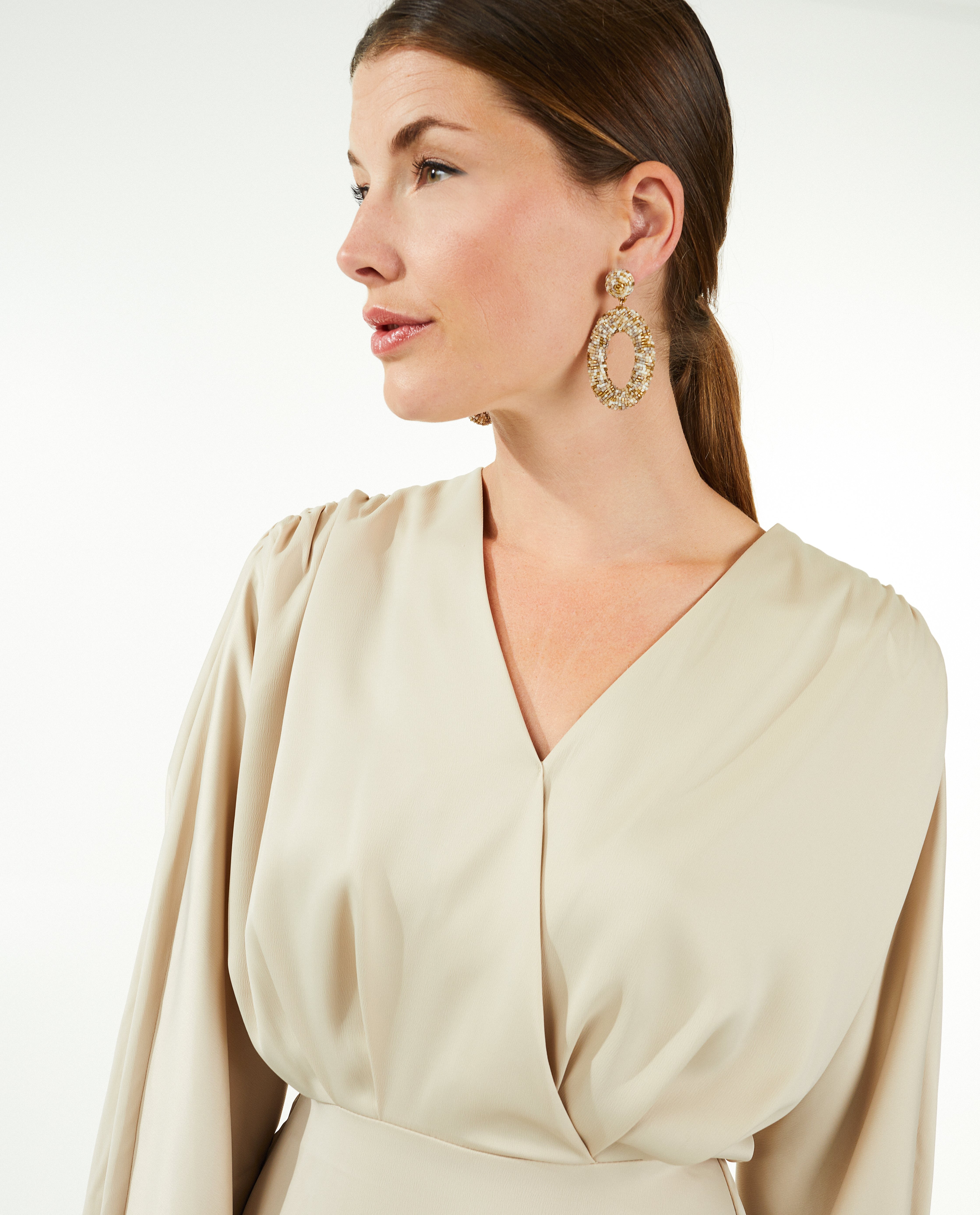 Beige jurk van satijn Sora | JBC België